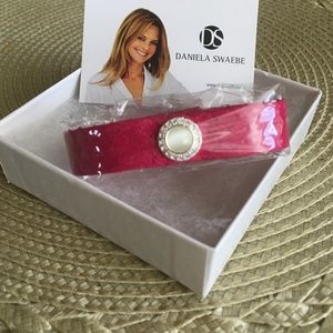 Daniela Swaebe | Jewelry | Radiate Love Genuine Leather Magnetic ...